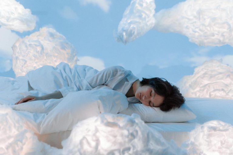 How Your Brain Creates Dreams During REM Sleep Cycles