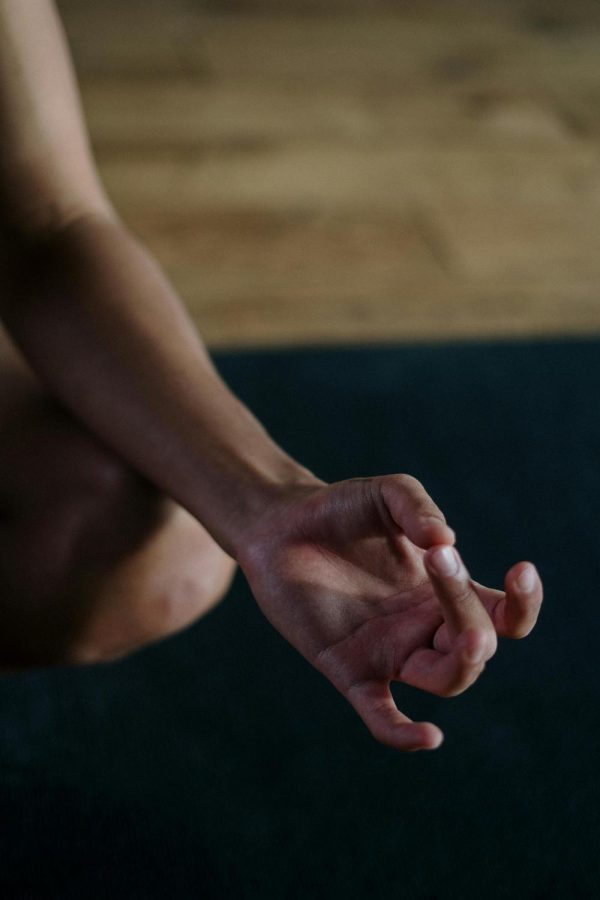 How to Use Mudras in Meditation: Hand Positions Guide